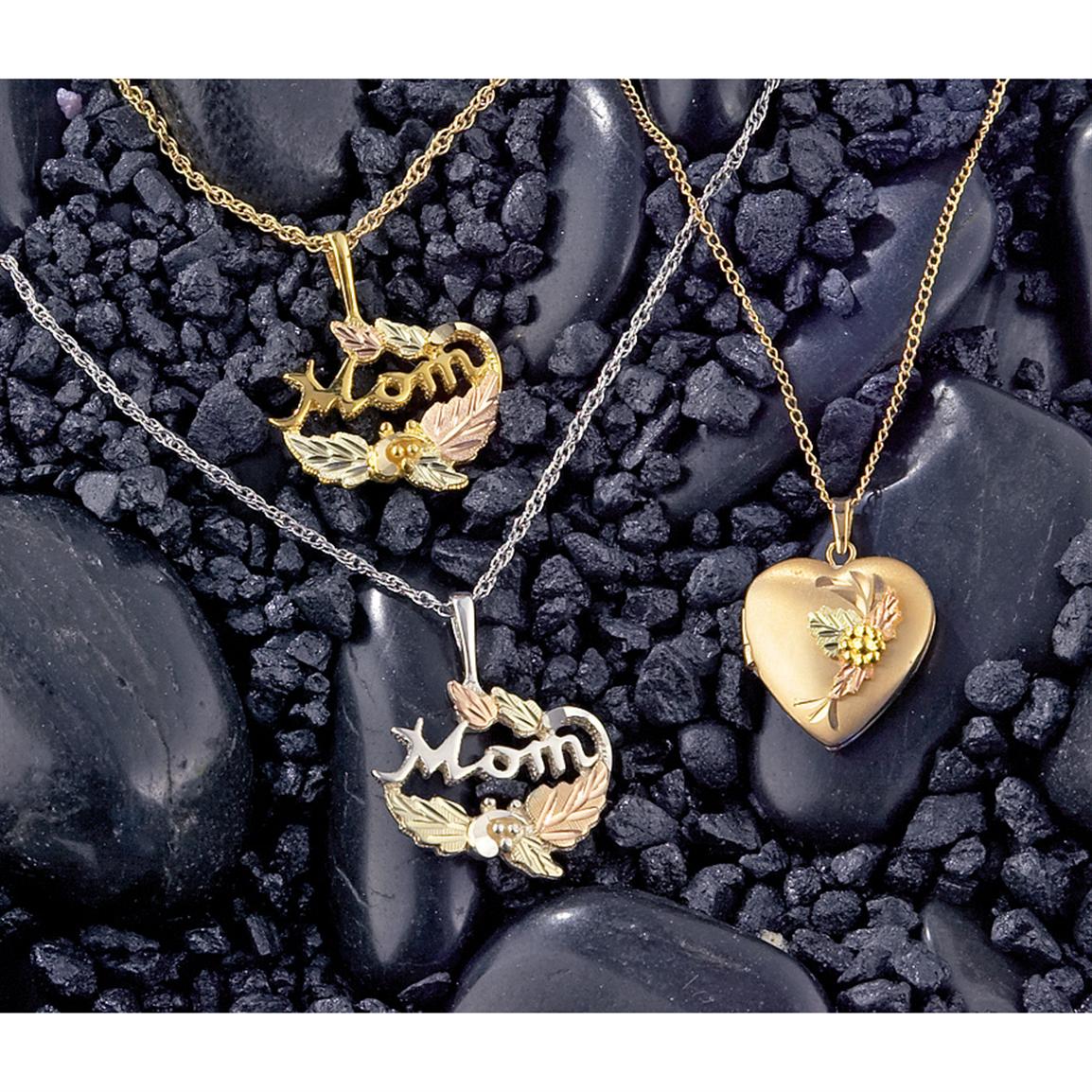 7 Best Birthday Gift Ideas For Your Mom - FNP Singapore