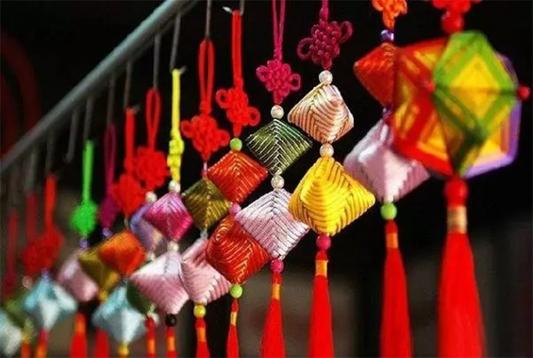 What are the Traditions of the Dragon Boat Festival? - FNP Singapore